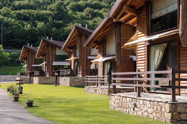 Natura Chalets - Griechenland