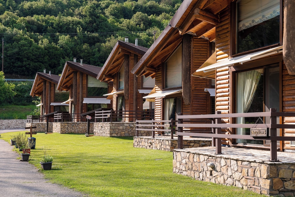 Natura Chalets - Griechenland