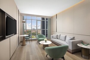 Edredões de penas, minibar grátis, cofre no quarto 