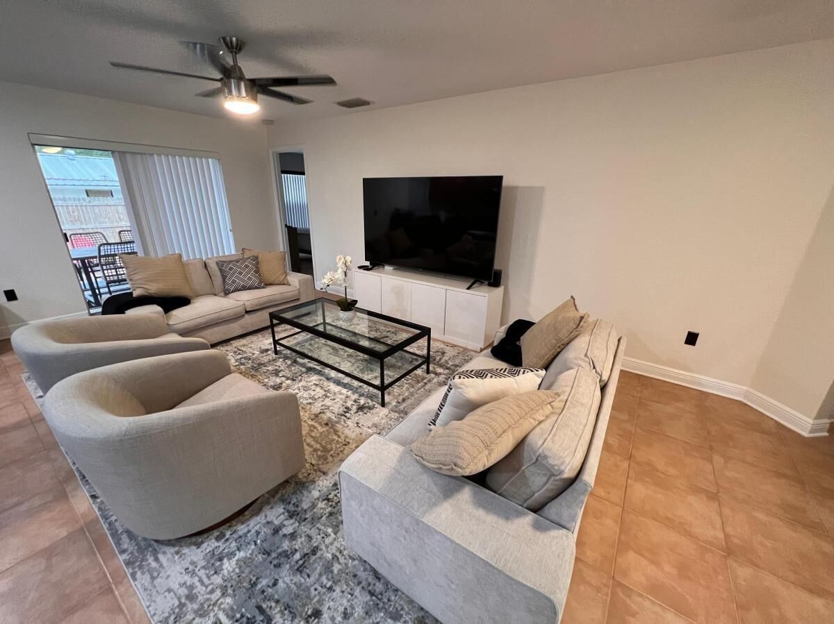 Tampa Tizzle: Your Everyday Escape - Tampa, FL