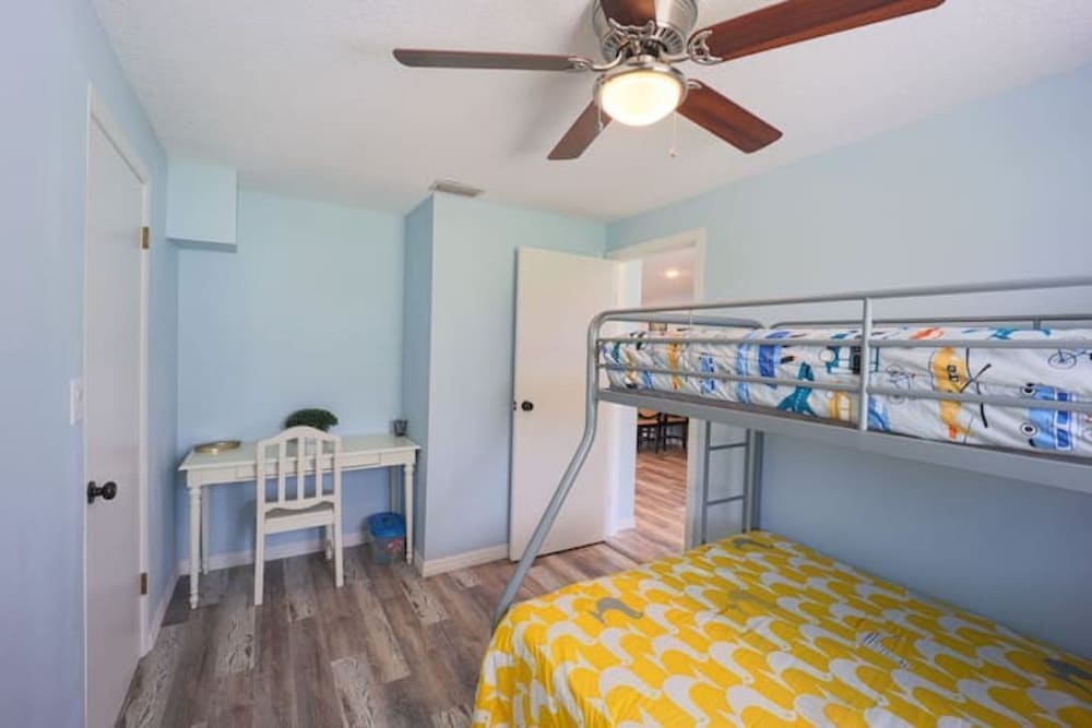 Family Friendly Villa Near Disney, Pool, Sleeps 6 - Clermont, FL