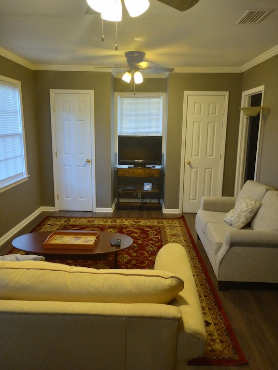 A Cozy Cottage In Florala, Alabama And Just Minutes Away From Lake Jackson. - Alabama