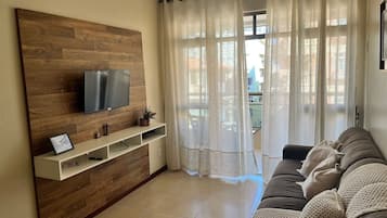 Apartamento | Sala de estar | Televisor