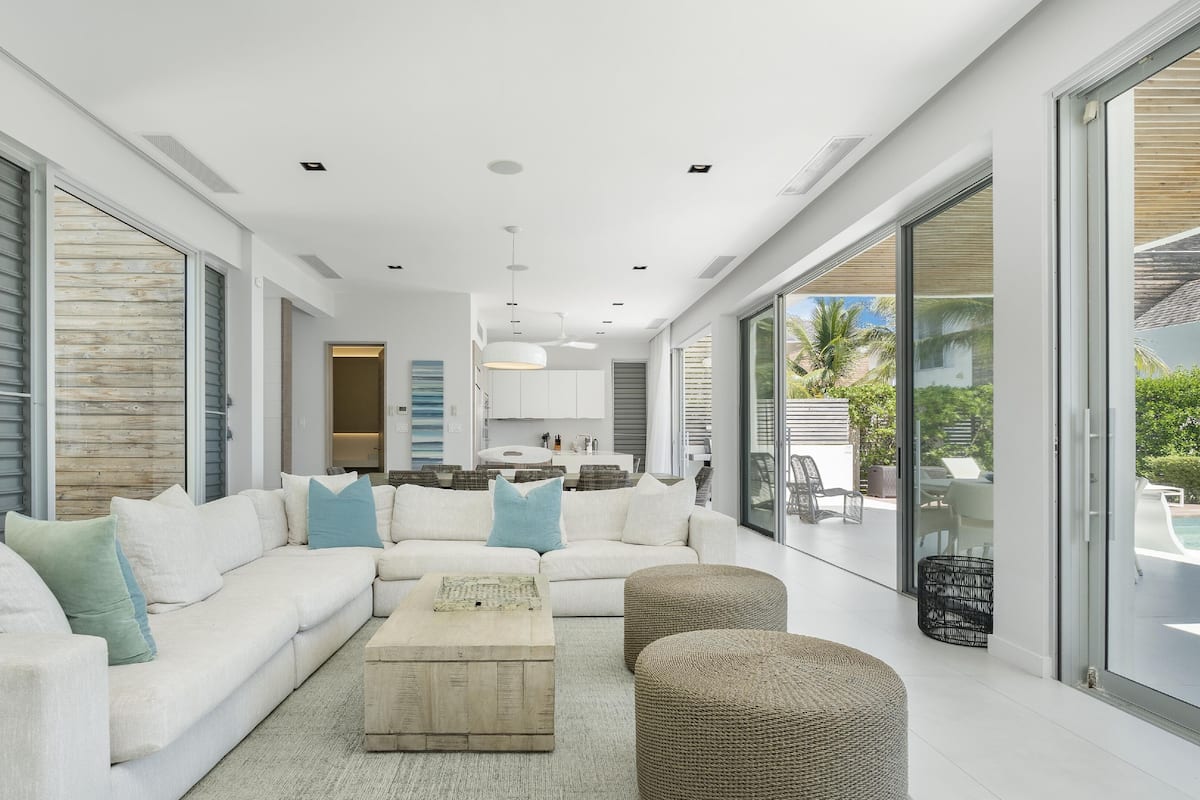 Beachfront Villa Hyperion | 5 quartos, roupa de alta qualidade, edredões de penas