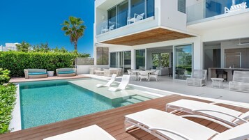 3 piscinas exteriores 