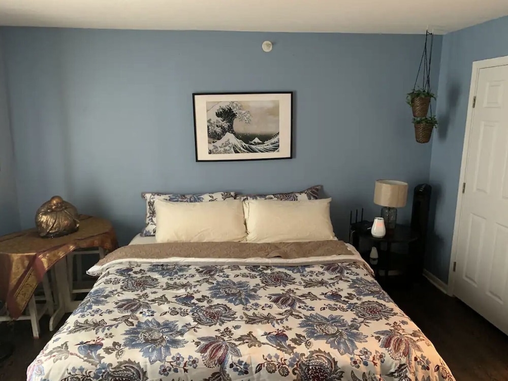 The Redhawk Hideaway: Charming 2br Condo Near Miami Univ In Oxford! Book Now! -