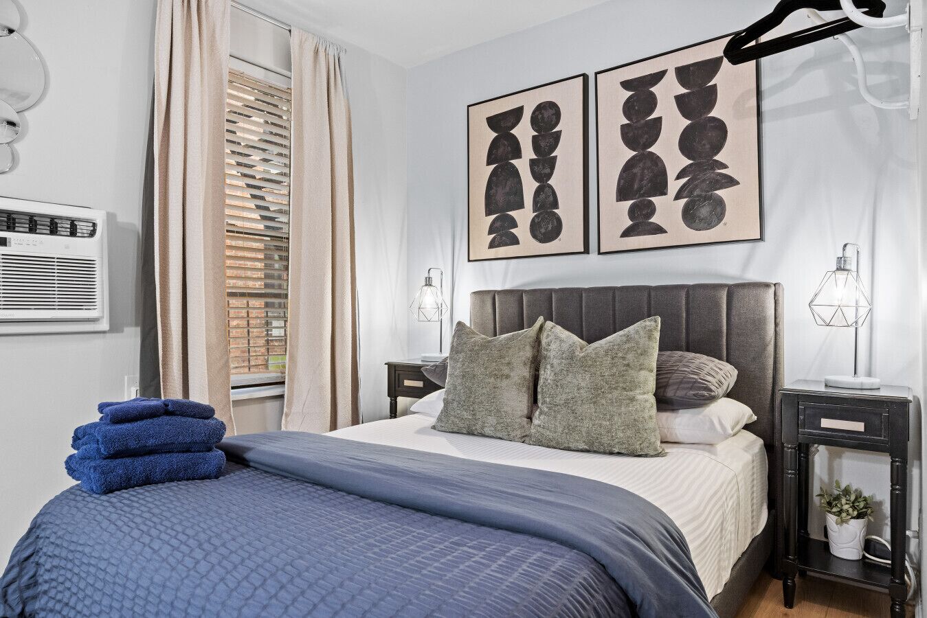 Walk To Time Square! Cozy Studio - Bryant Park, NY