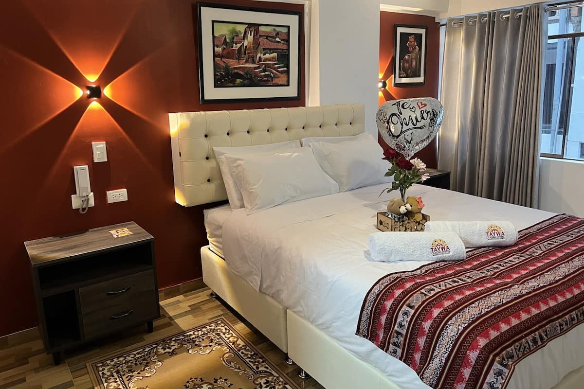 Duplex luxo, 1 cama Queen, suíte | 1 quarto, roupas de cama antialérgicas, camas com colchões pillow-top