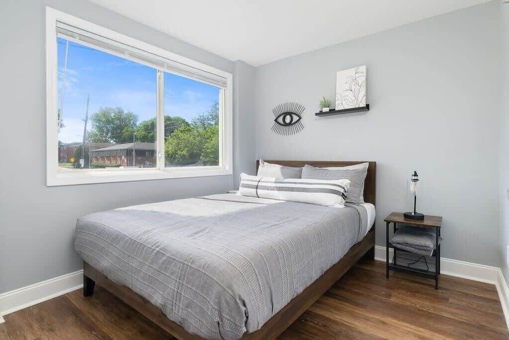 Cozy 2-bed Near Osu Campus - Columbus, OH