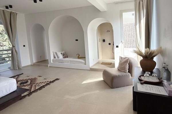 Quarto superluxo | 1 quarto, frigobar, cofres nos quartos, individualmente decorados