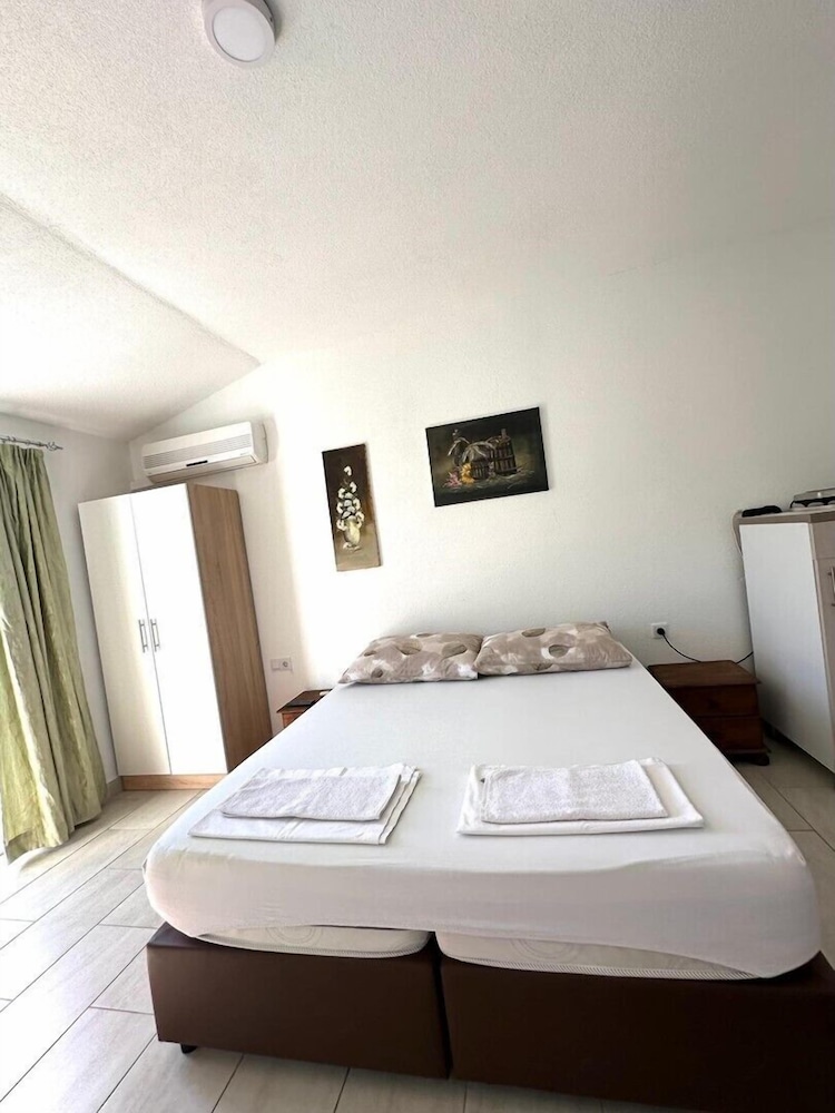 Apartments Mango / Viii Studio Apartment For 3 Persons - Neum