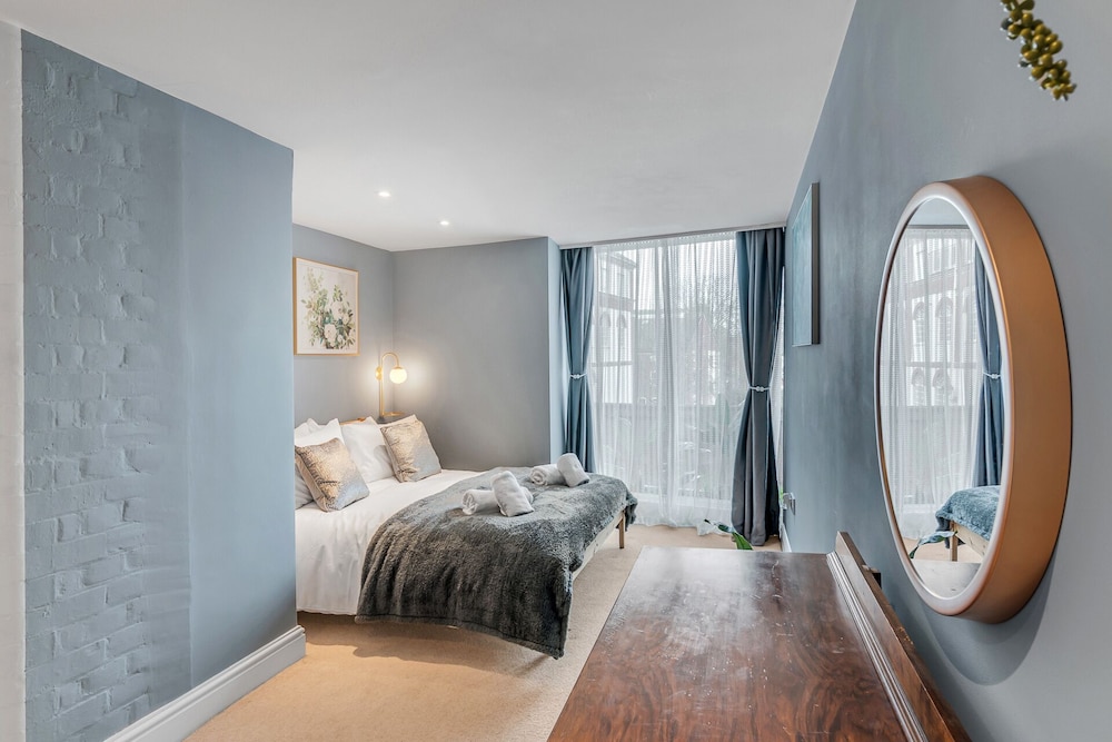 Brewery View | Central| Close To Restaurants | 2 Bed | Stylish Apt | Lift | Unique - Norwich