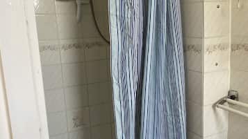 Quarto Duplo ou Twin Básico, 1 cama de casal | Casa de banho