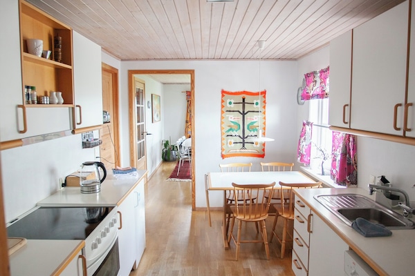 Casa | Cozinha privada | Um frigorífico/congelador grande, um micro-ondas, um forno