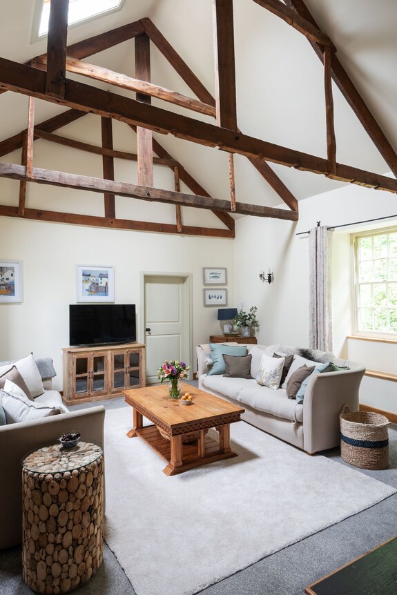 West Wing - A Cottage That Sleeps 6 Guests In 3 Bedrooms - Kingsbridge