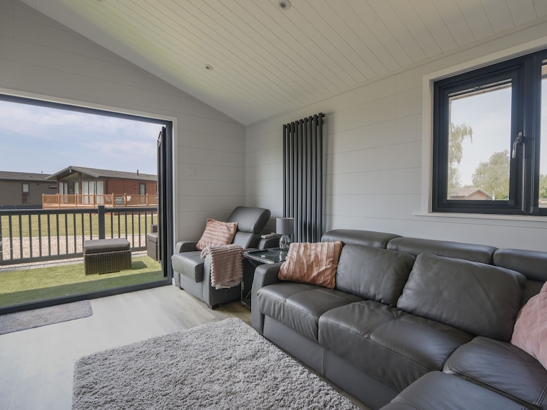 Oakwood 2 @ Pinewood Retreat, Family Friendly In Lyme Regis - 萊姆裡傑斯