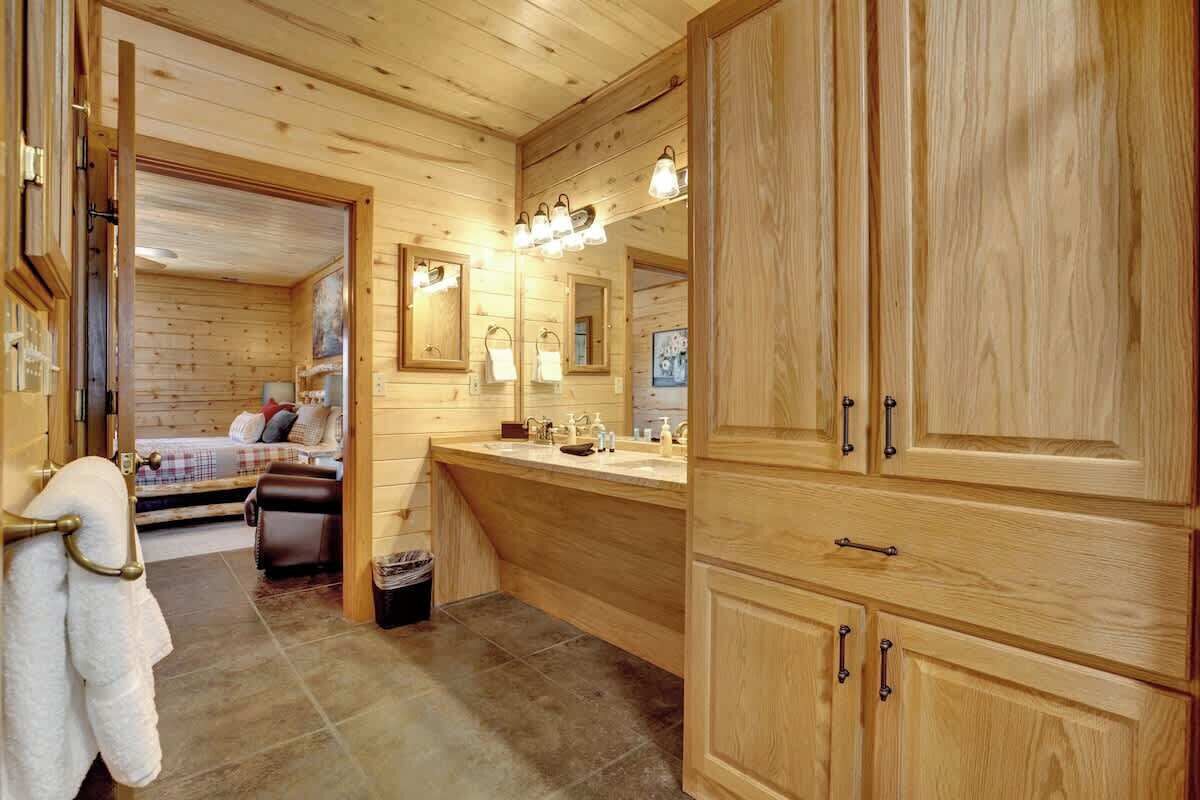 5 quartos, com decoração personalizada, com mobília individualizada 