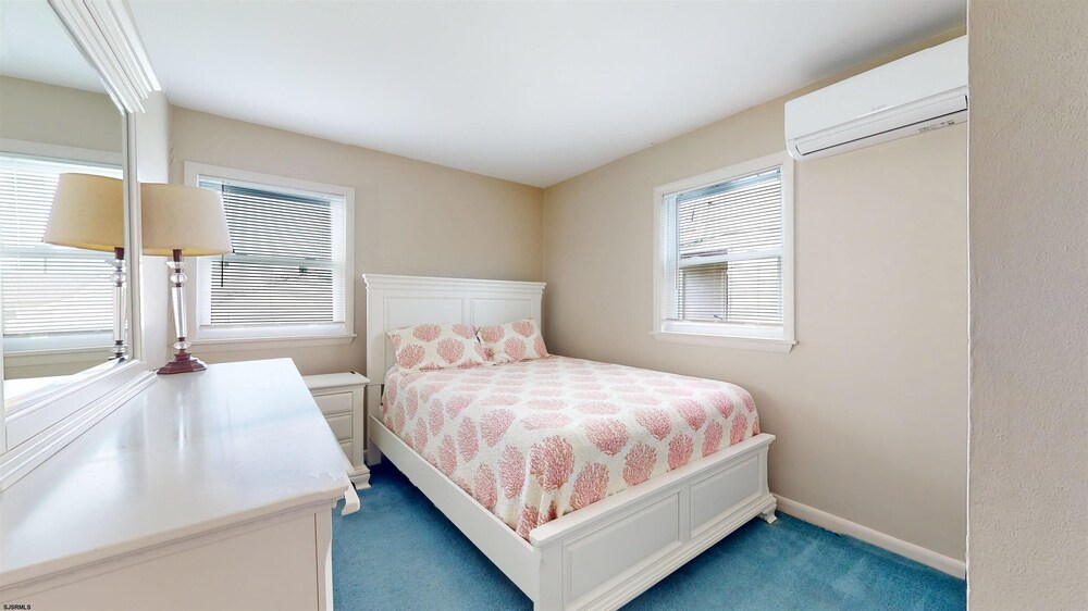 COZY BEACH HOME one block from the beach and seawall - Brigantine | Vrbo