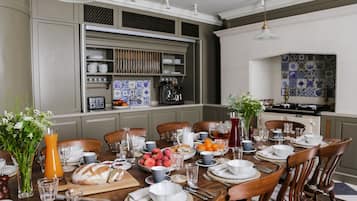 Pequeno-almoço completo diário incluído