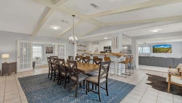 Casa, várias camas, acesso à piscina (217 W. Driftwood) | Restaurantes