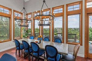 Casa, várias camas, acesso à piscina (10512 Lakepark Dr) | Vista do quarto