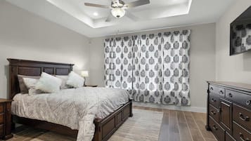 Casa, várias camas, pátio (1215 Lavaca) | 3 quartos, com decoração personalizada, com mobília individualizada