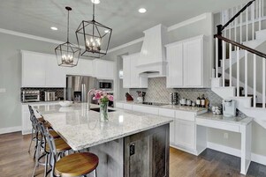 Casa, várias camas, varanda (457 Granite Loop) | Cozinha privada | Cafeteira/chaleira