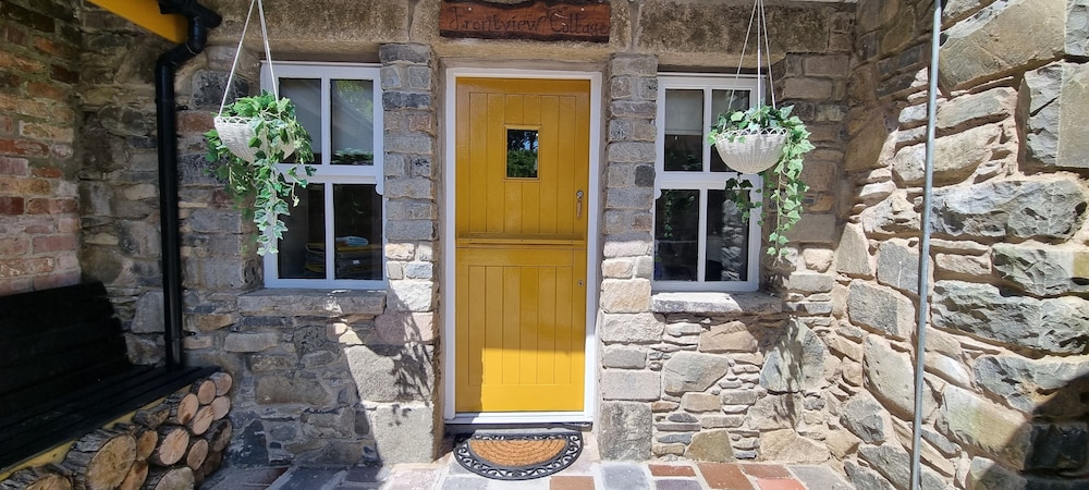 Frontview Cottage - Sleeps 6 - Northern Ireland