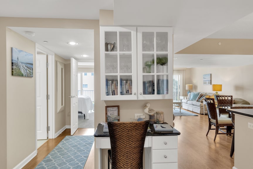 Town Of Dewey Beach Condo With Marina Views, Pool, Balcony - Rehoboth Beach, DE