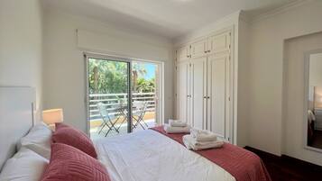 Apartamento, 2 quartos, acesso à piscina | 2 quartos, roupa de cama fornecida