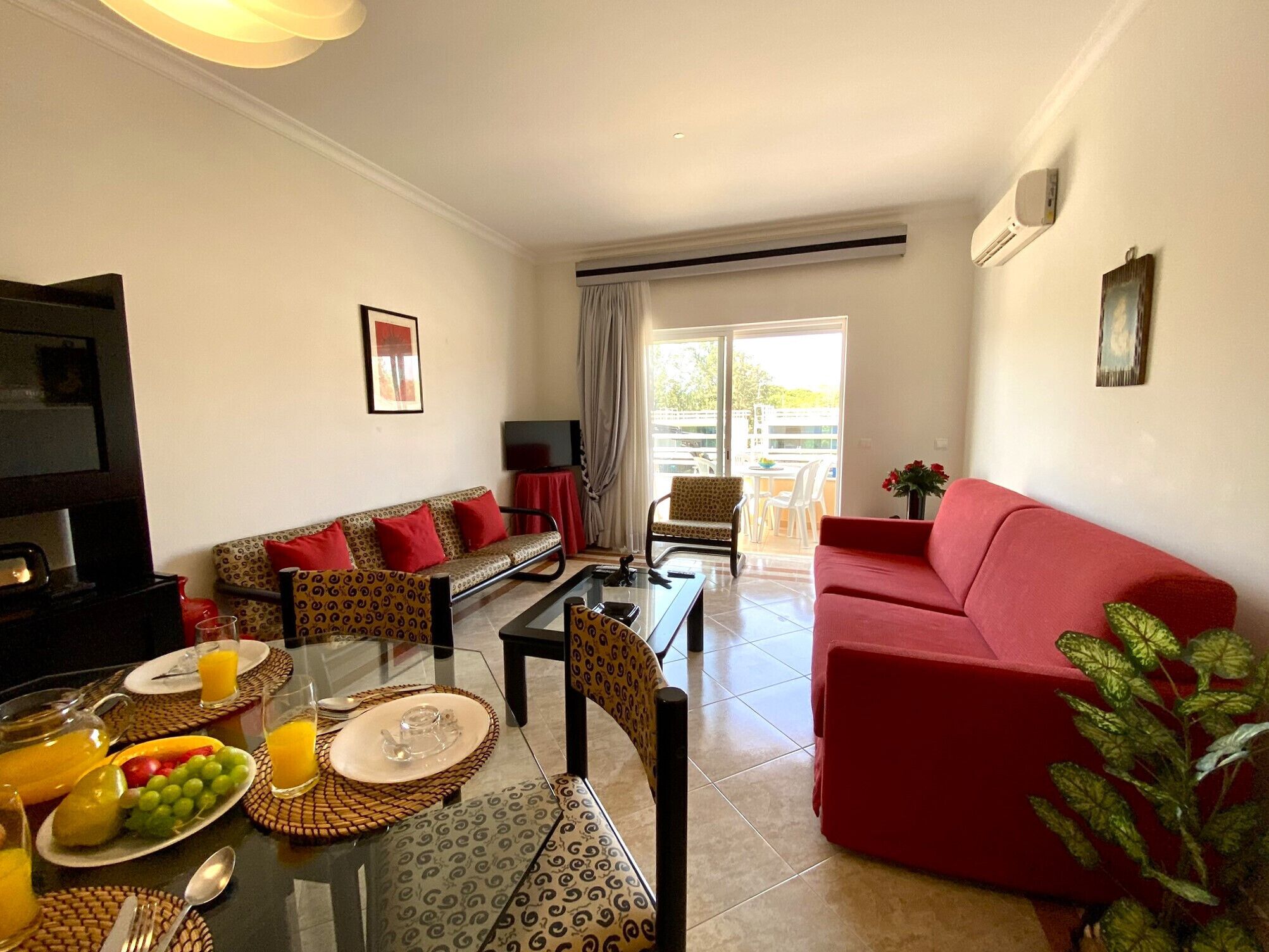 Apartamento, 1 quarto, acesso à piscina | Refeições no quarto