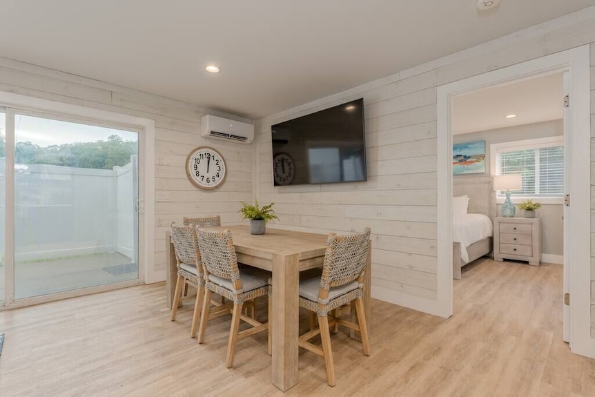 Upscale Lake Michigan Villa: Private Patio & Grill - Stevensville, MI