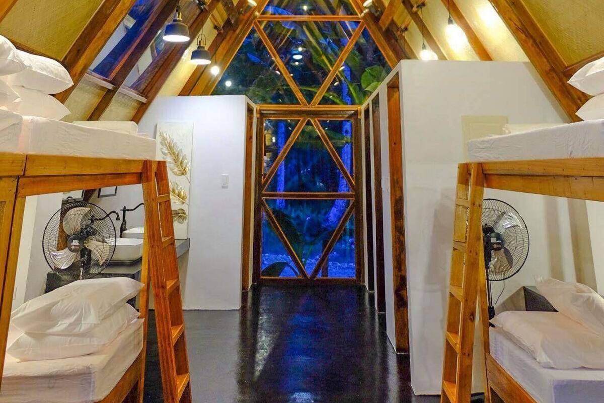 Quarto Deluxe | Camas desdobráveis, roupa de cama fornecida 