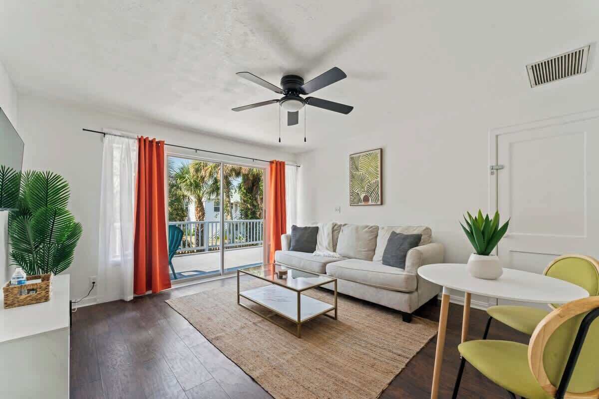 "Seaside Escape" Block From The Beach, Grill - Atlantic Beach, FL