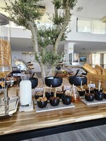 Buffet de pequeno-almoço