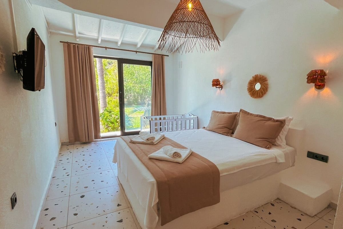 Roupa de alta qualidade, minibar, Wi-fi grátis, roupa de cama fornecida