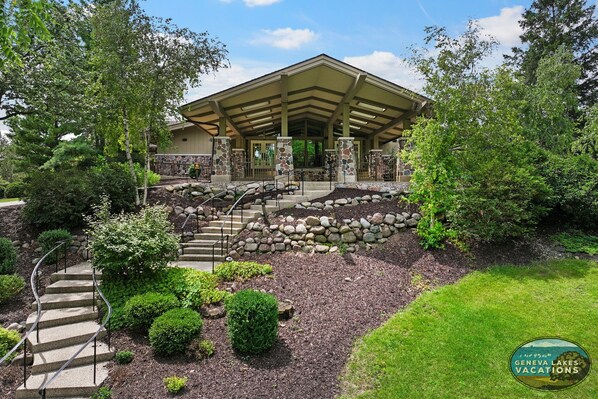 Lyon's Den |Golf Cart |Next to Abbey Springs Club House, Pool & Private ...
