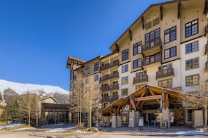 Condo, 2 quartos | Fachada