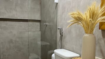 Suite Superior | Casa de banho | Toalhas fornecidas, sabão, champô