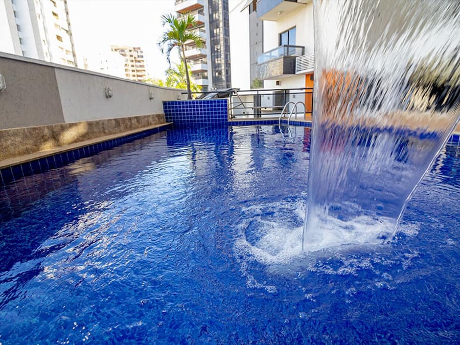 Piscina exterior, da(s) 6:00 à(s) 21:30, espreguiçadeiras