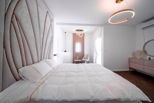 Apartamento | 4 quartos, Wi-Fi de cortesia, roupa de cama