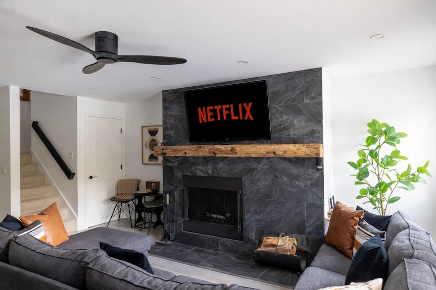 Modern Mount Snow Gnarvana - Walk To Lodge & Lifts, Balcony, Loft - Woodford State Park, Woodford