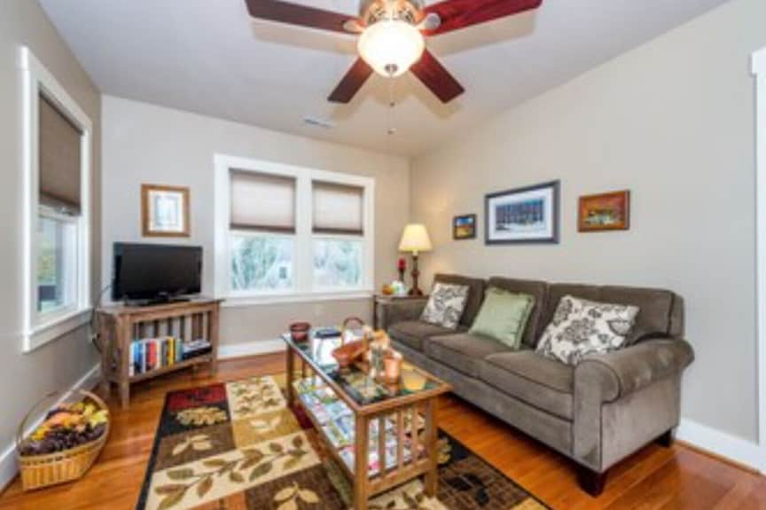 Bungalow Totally Remodeled And Customized For Your Visit. - Mount Mitchell State Park, Burnsville