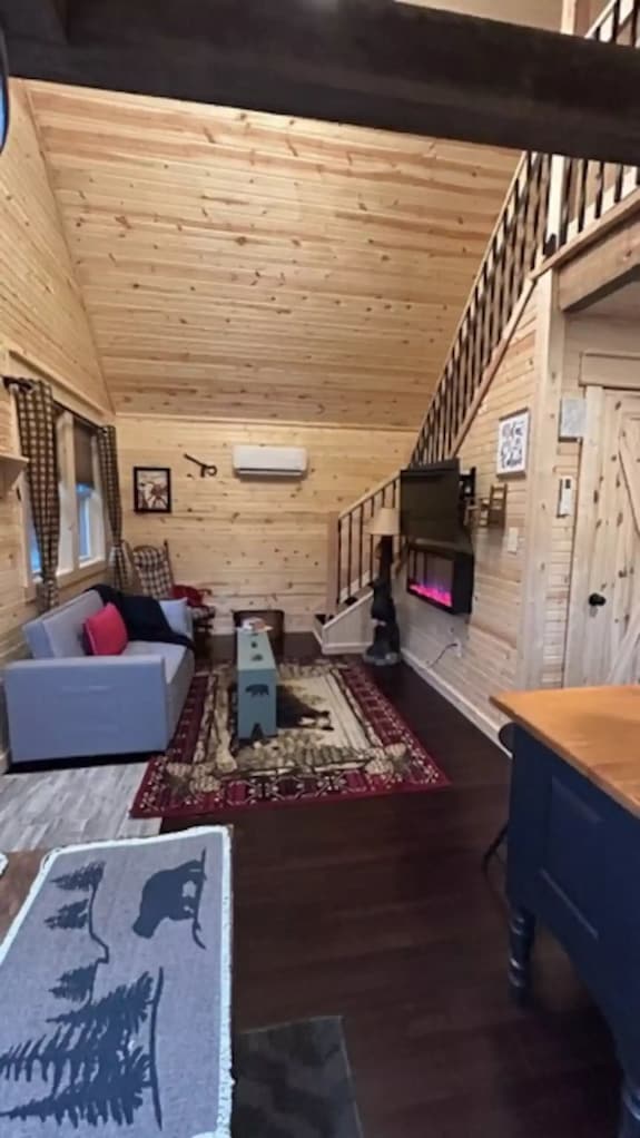 Cozy Retreat 2 Min Bike Ride To Greenbrier Trail 2 Ride/ River To Fly Fish. - West Virginia