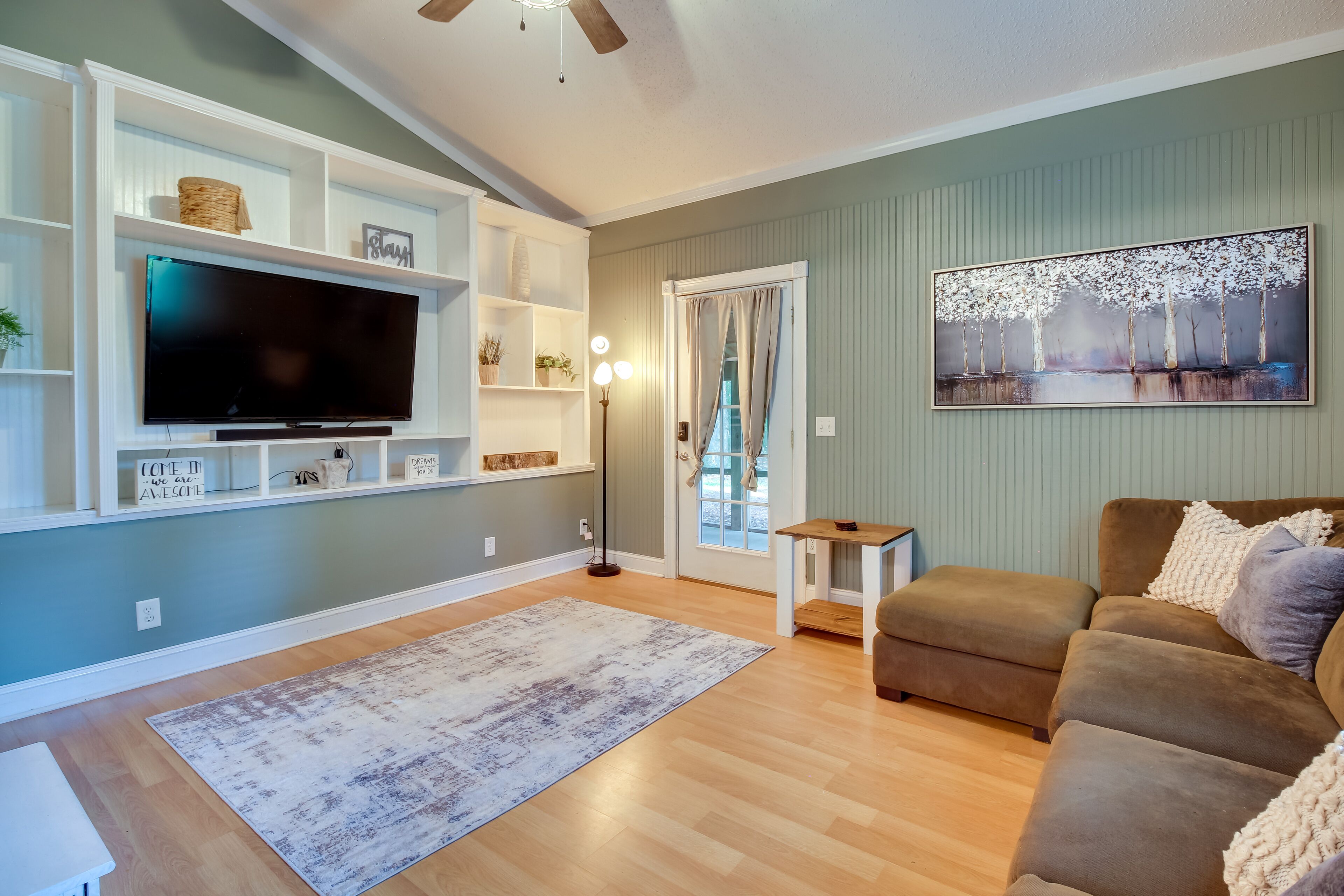 Southern Escape In Guyton: Private Yard & Hot Tub! - Rincon, GA