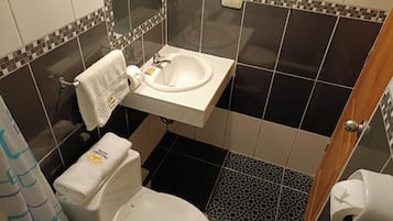 Quarto casal standard de uso individual | Wi-Fi de cortesia
