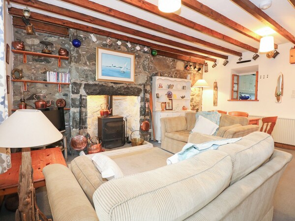 6 Maen Y Wern - Wales
