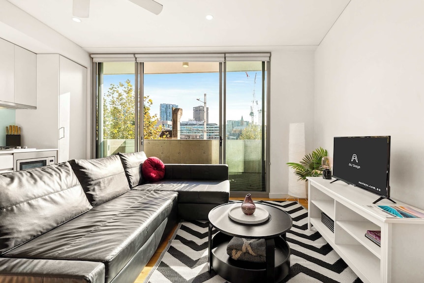 Central, Modern 1 Bedroom With Air-con & Balcony - Surry Hills