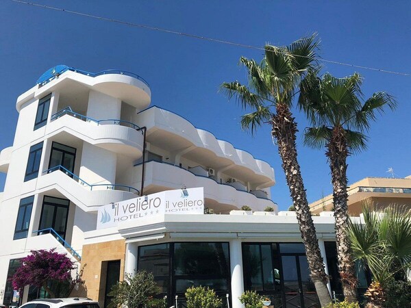 Hotel Il Veliero - Torre San Giovanni