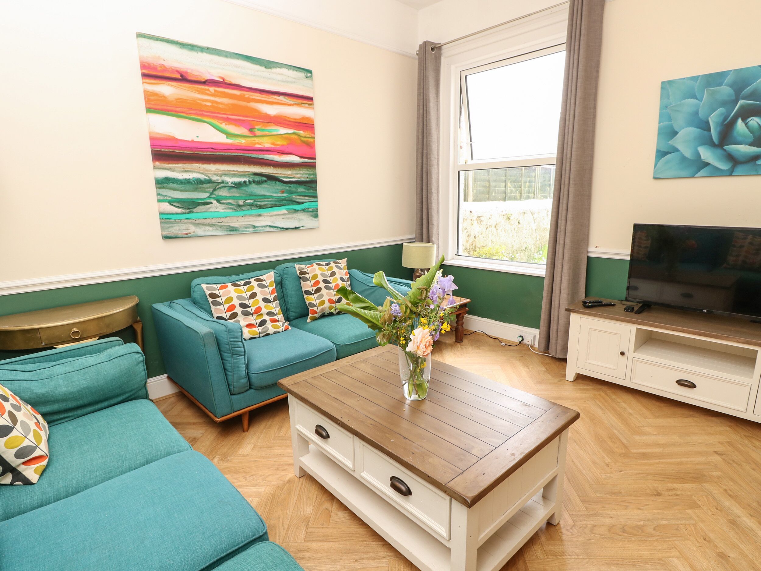 Station Avenue, Pet Friendly, Character Holiday Cottage In Sandown - Shanklin